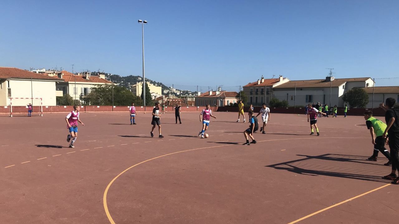 Stanislas Cannes - C'est parti pour le foot à 5